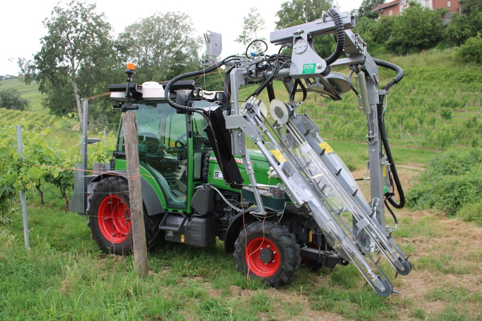 VINE TUCKING MACHINE REVOLUTION